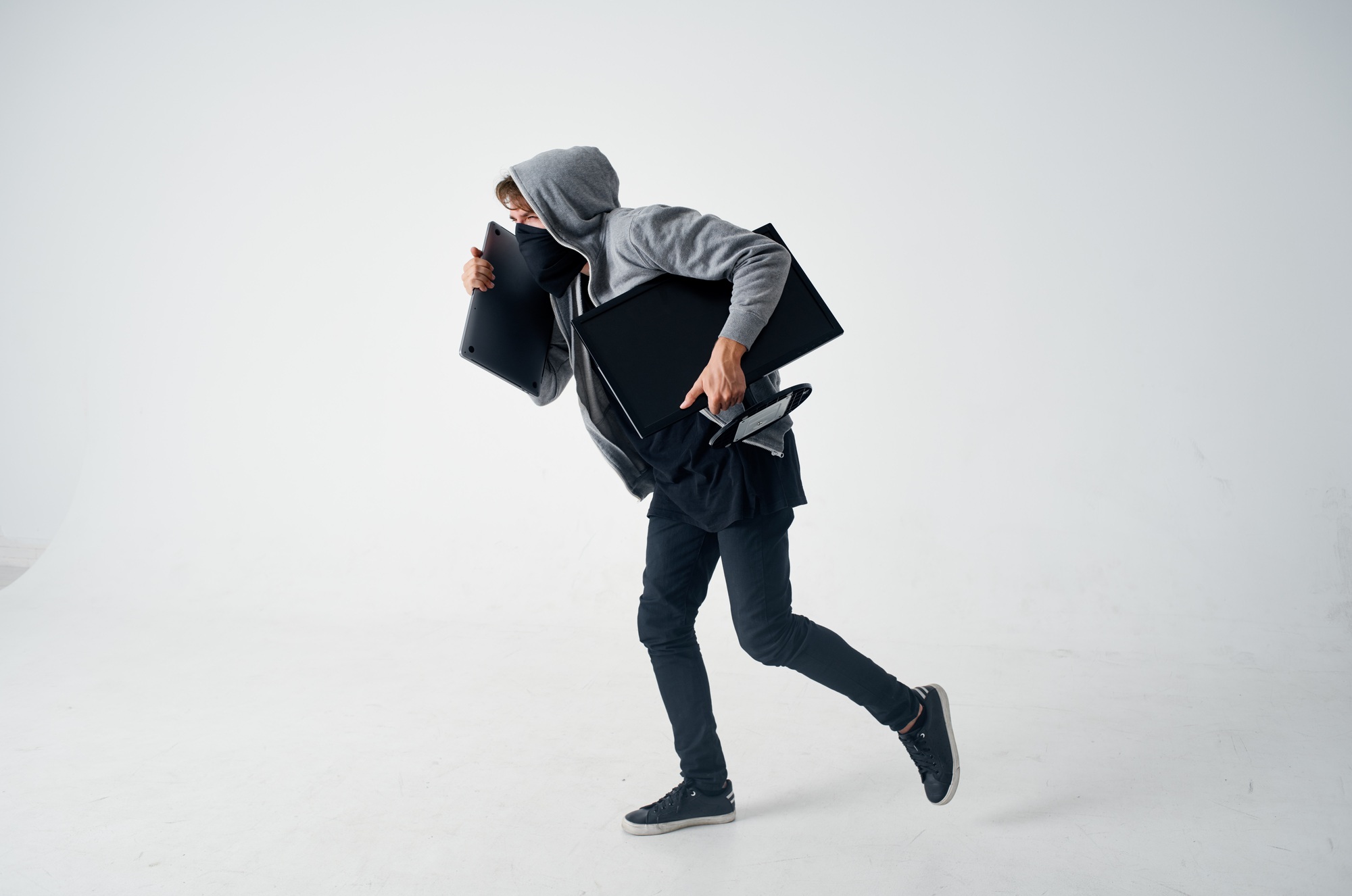 Repeat Robbery Offense: Legal Risks & Penalties